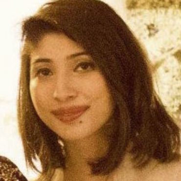 Meet Hala Soomro - Shehryar Munawar’s Beautiful Fiancé|Pink.Parhlo.com